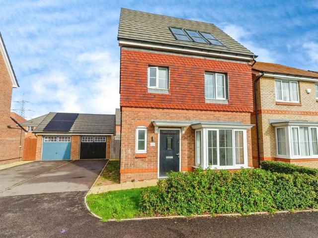 4 bedroom detached house for sale