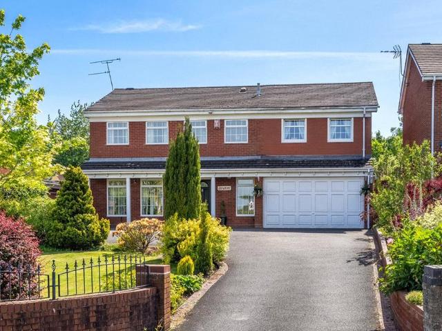4 bedroom detached house for sale