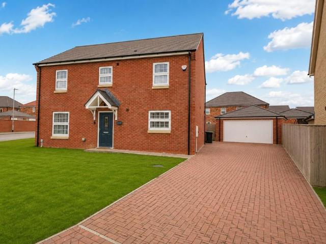 4 bedroom detached house for sale