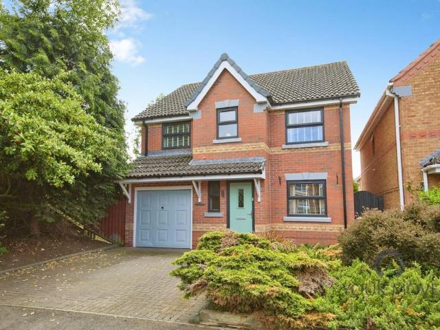 4 bedroom detached house for sale