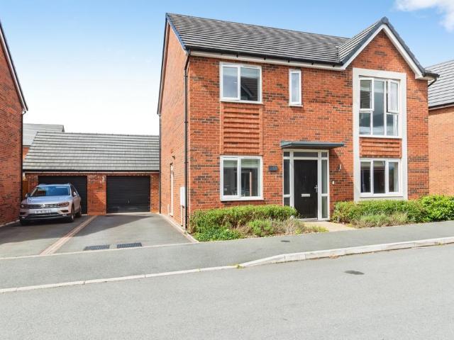 4 bedroom detached house for sale