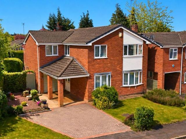 4 bedroom detached house for sale