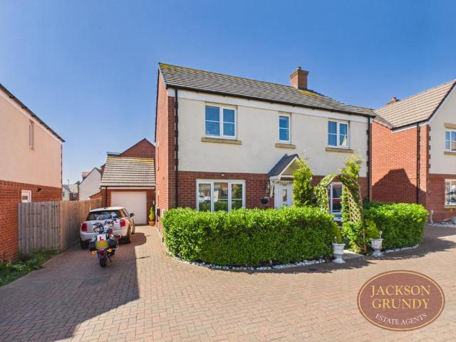 4 bedroom detached house for sale