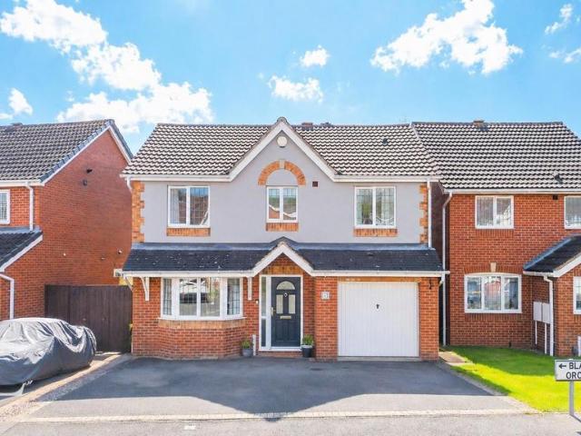 4 bedroom detached house for sale