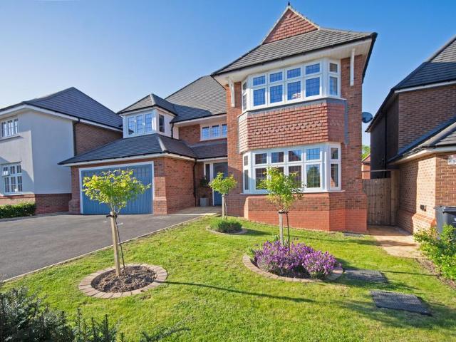 4 bedroom detached house for sale