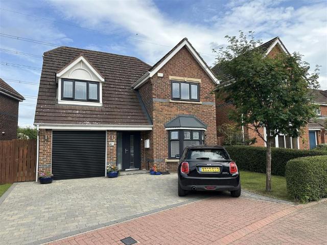 4 bedroom detached house for sale