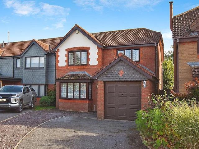 4 bedroom detached house for sale