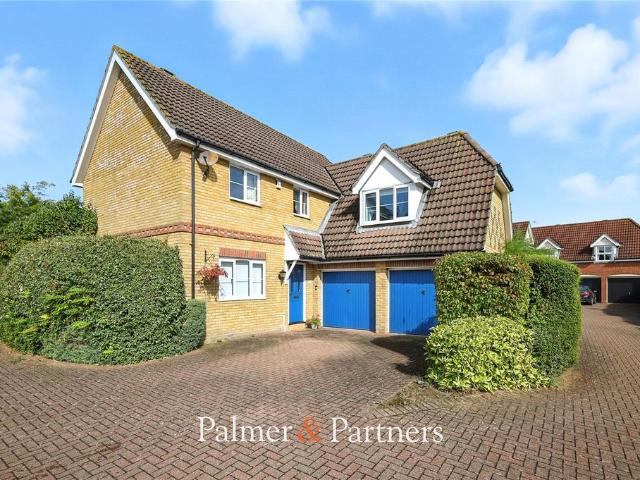 4 bedroom detached house for sale
