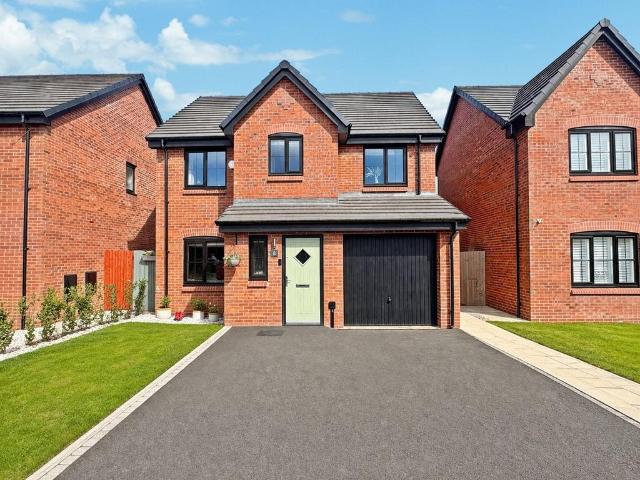 4 bedroom detached house for sale