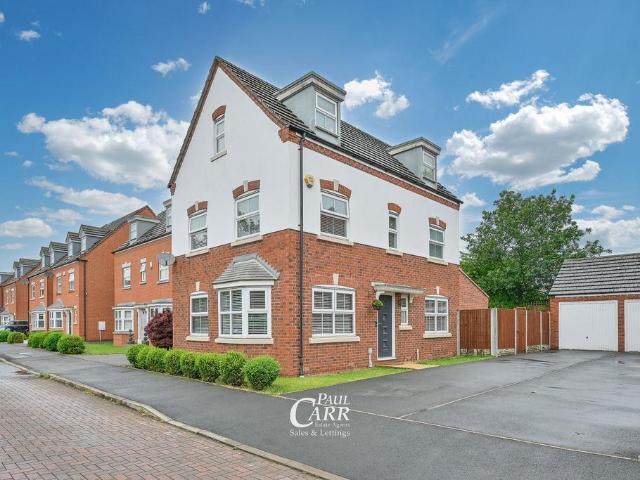 4 bedroom detached house for sale