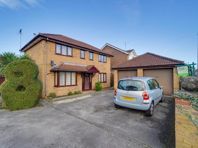 4 bedroom detached house for sale
