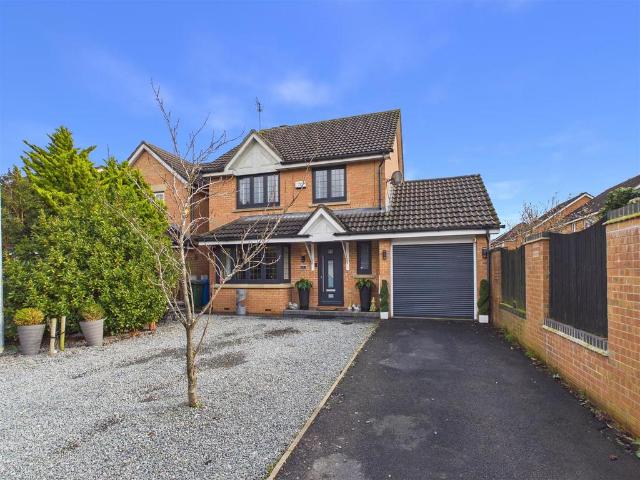 4 bedroom detached house for sale