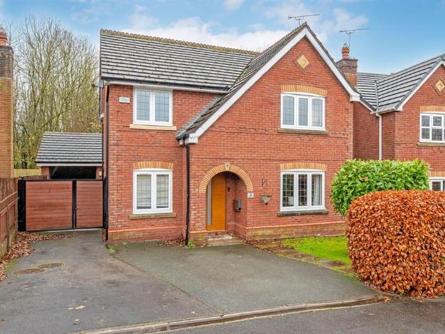 4 bedroom detached house for sale
