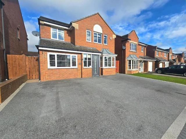 4 bedroom detached house for sale
