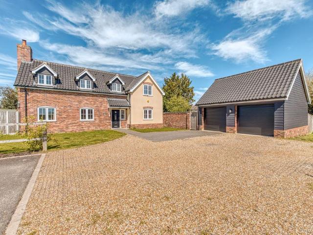 5 bedroom detached house for sale