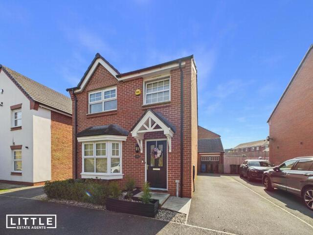 4 bedroom detached house for sale