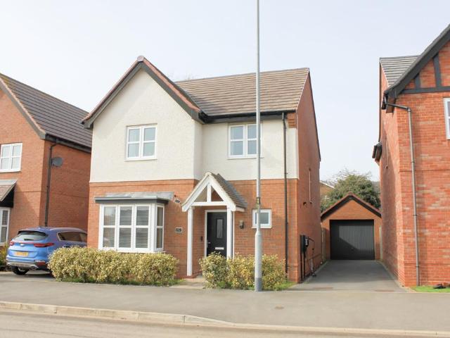 4 bedroom detached house for sale