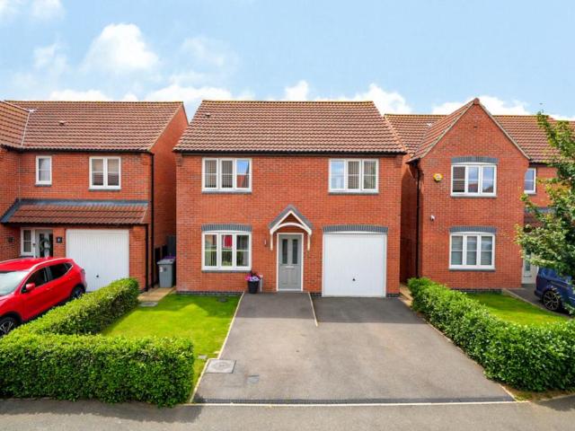 4 bedroom detached house for sale
