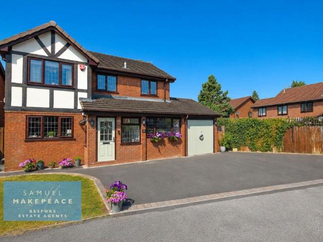 4 bedroom detached house for sale
