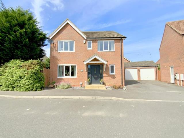 4 bedroom detached house for sale