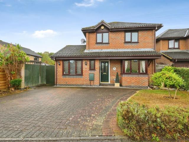 4 bedroom detached house for sale
