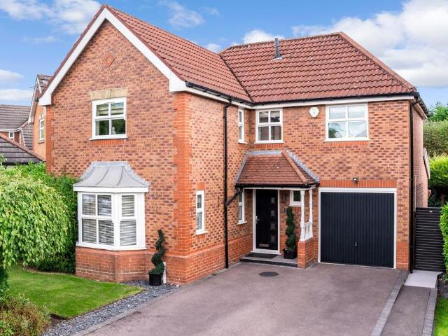 4 bedroom detached house for sale