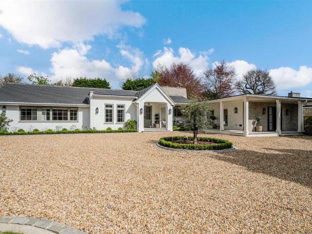 4 bedroom detached bungalow for sale