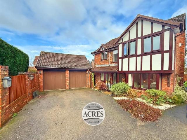 4 bedroom detached house for sale