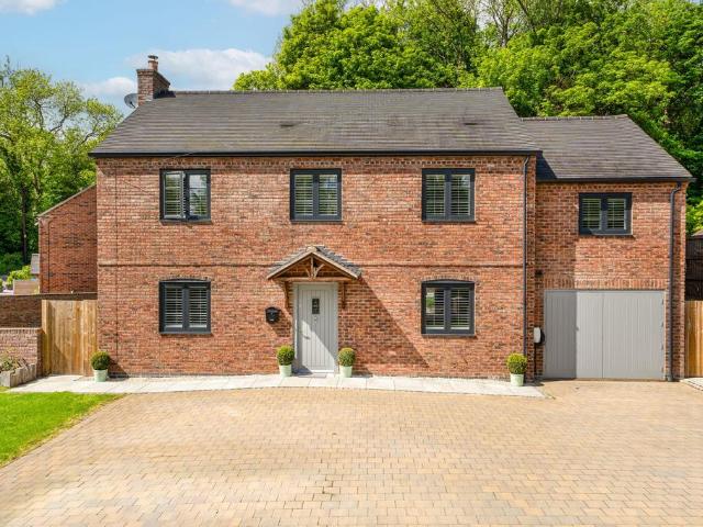 4 bedroom detached house for sale