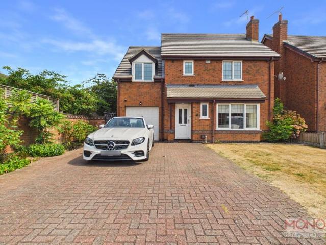 4 bedroom detached house for sale