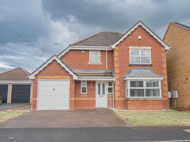 4 bedroom detached house for sale