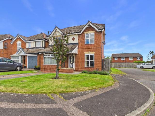 4 bedroom detached house for sale