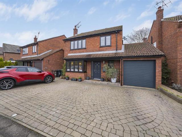 4 bedroom detached house for sale