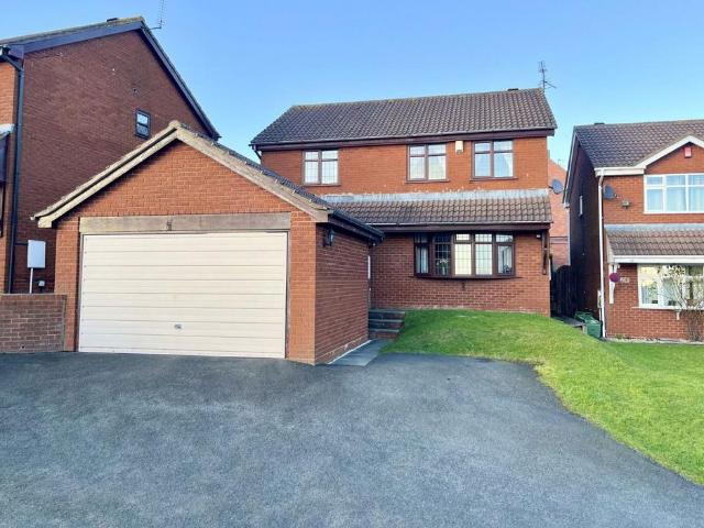 4 bedroom detached house for sale