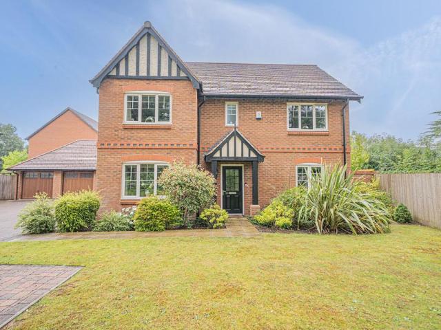 4 bedroom detached house for sale