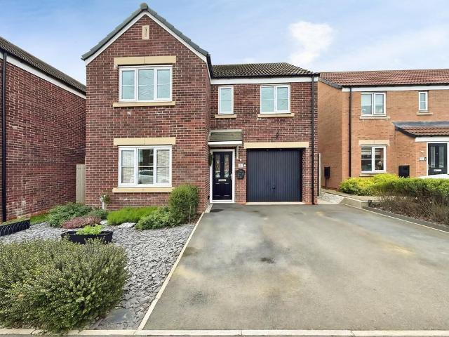 4 bedroom detached house for sale