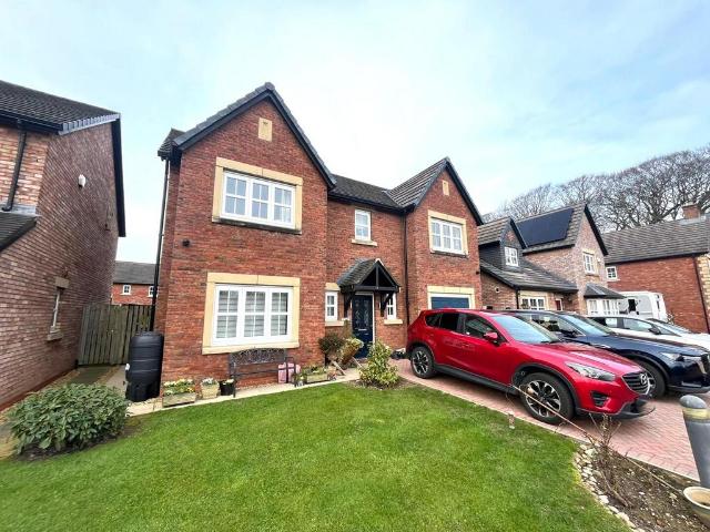 4 bedroom detached house for sale