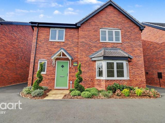 4 bedroom detached house for sale