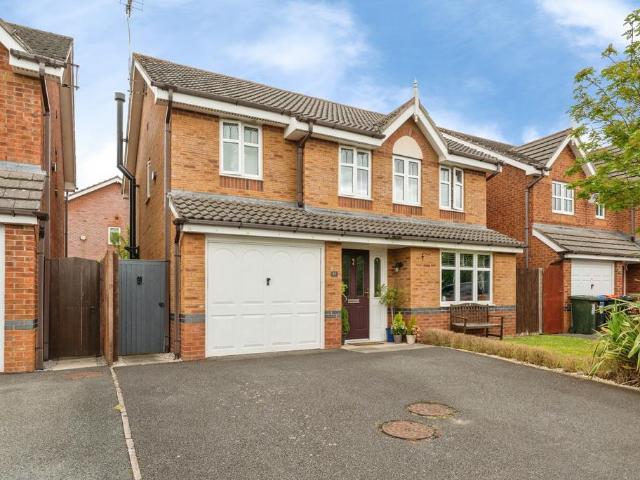 4 bedroom detached house for sale