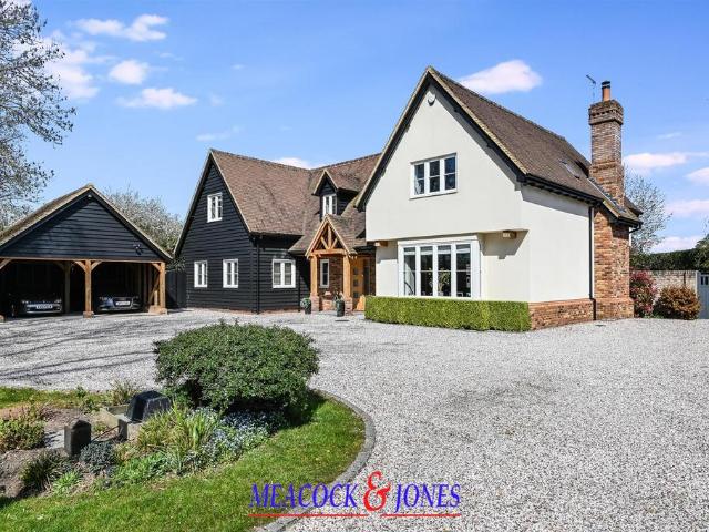 4 bedroom detached house for sale