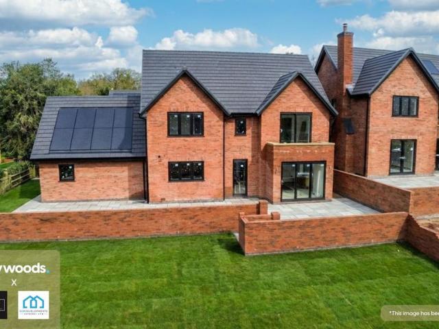 4 bedroom detached house for sale