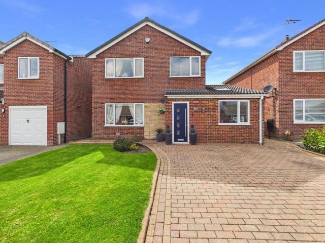 4 bedroom detached house for sale