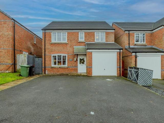 4 bedroom detached house for sale