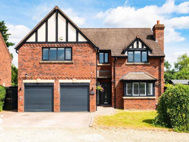 4 bedroom detached house for sale
