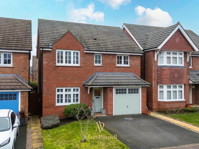 4 bedroom detached house for sale