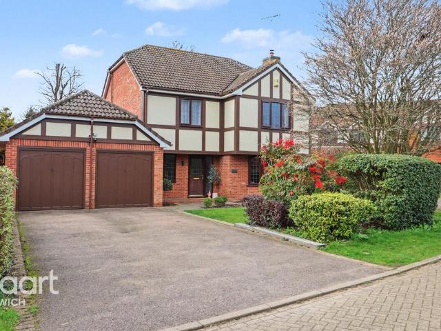 4 bedroom detached house for sale