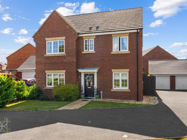 4 bedroom detached house for sale