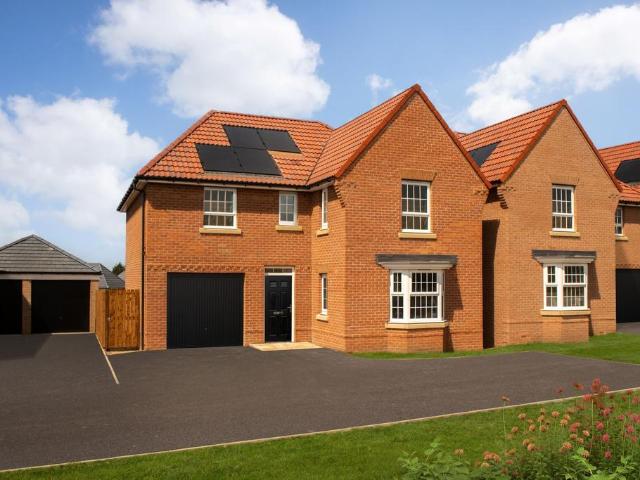4 bedroom detached house for sale