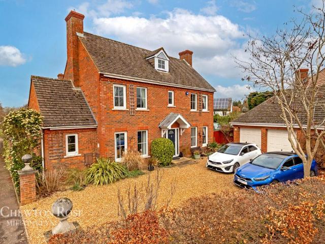 4 bedroom detached house for sale