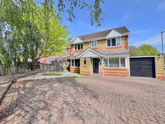 4 bedroom detached house for sale